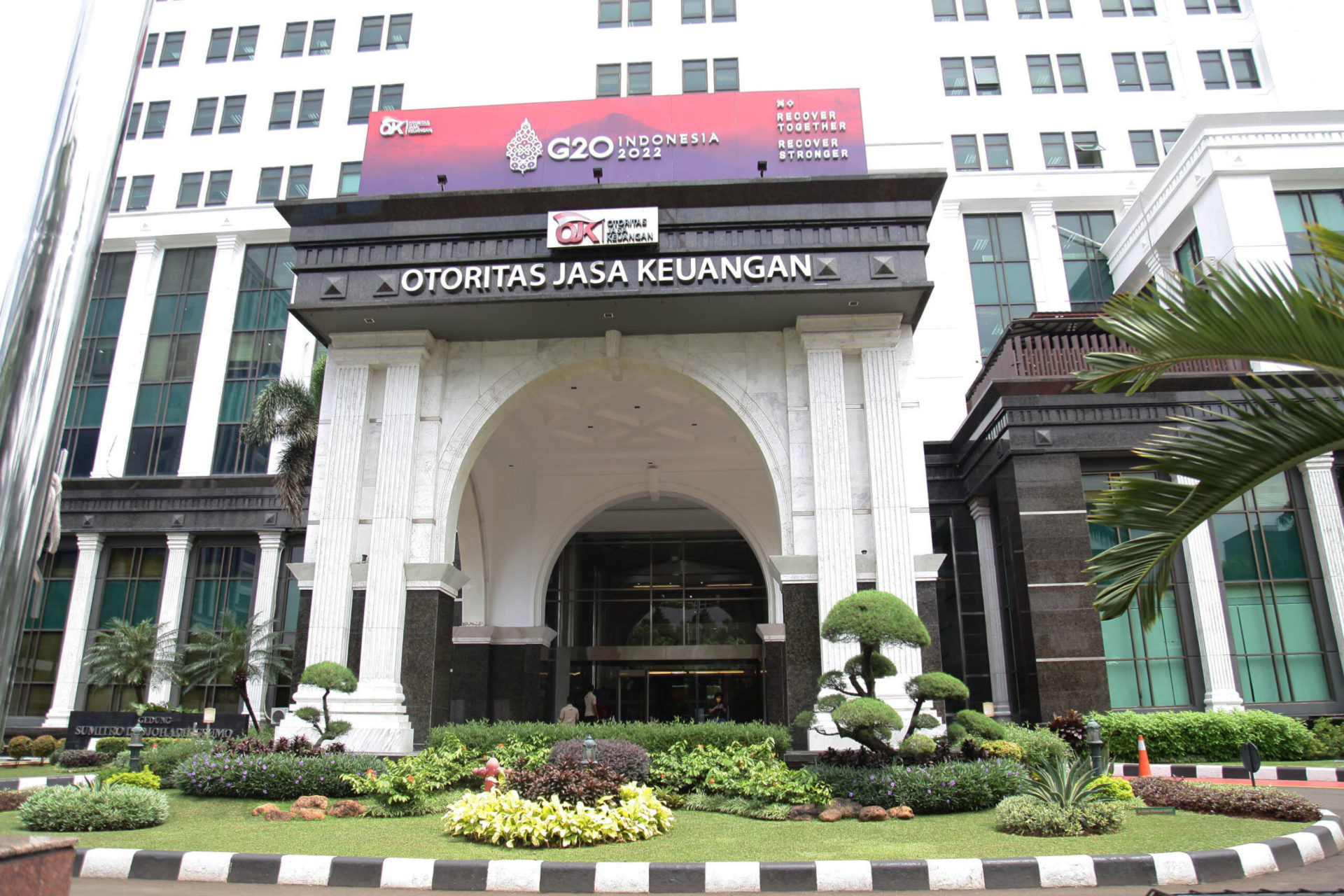 Kasus Suap Bank Mayapada Belum Berakhir, Ini Profil Ted Sioeng